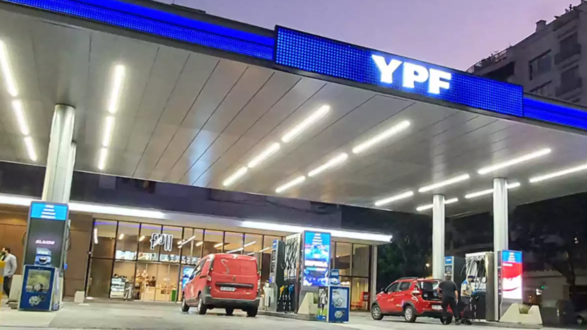 Las estaciones de servicio de YPF serán las primeras en aceptar el pago ...